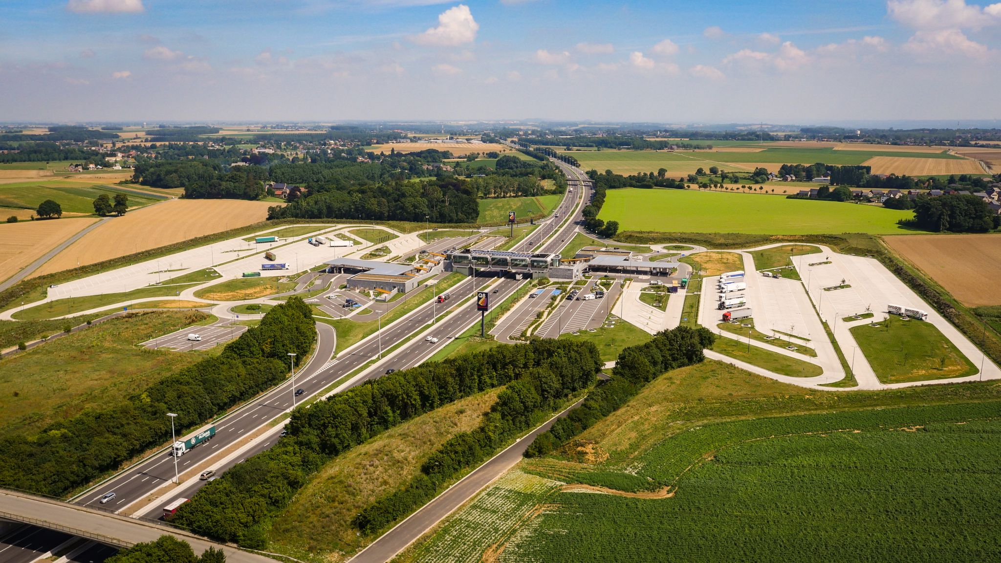Aires d'autoroutes de l'A15 et de l'E42 - Eloy