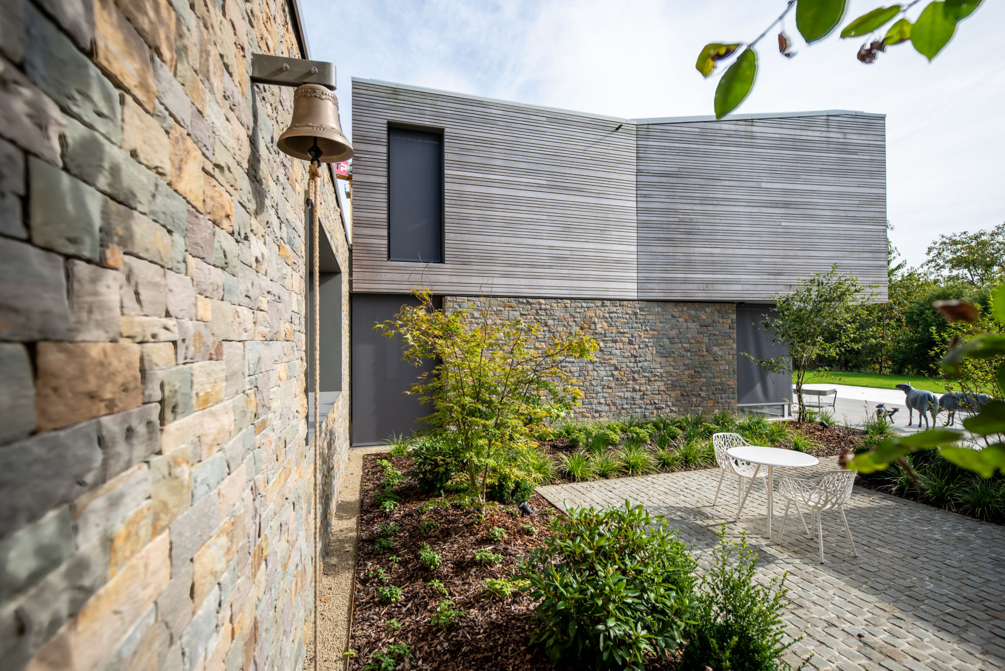 Carrières Thomas : taille et pose de moellons en grès à Liège